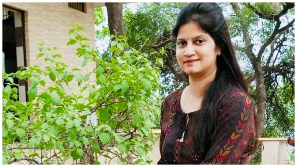 Who is DSP Monika Yadav of UP Police whose dance is going viral watch ...