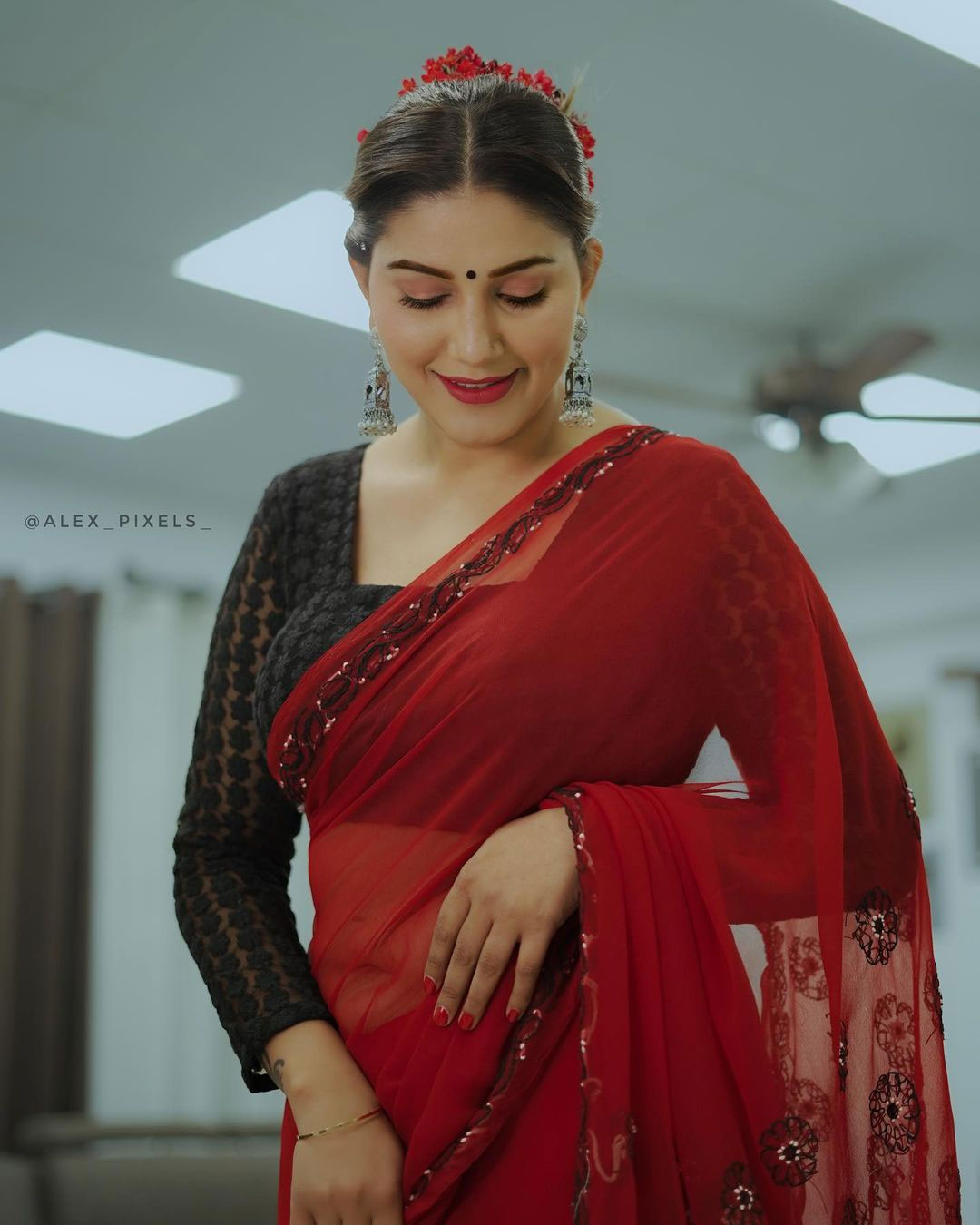 Sapna Choudhary Hot In Red Saree Black Blouse Bold Poses Sexy Haryanvi Dancer Looking Stunning