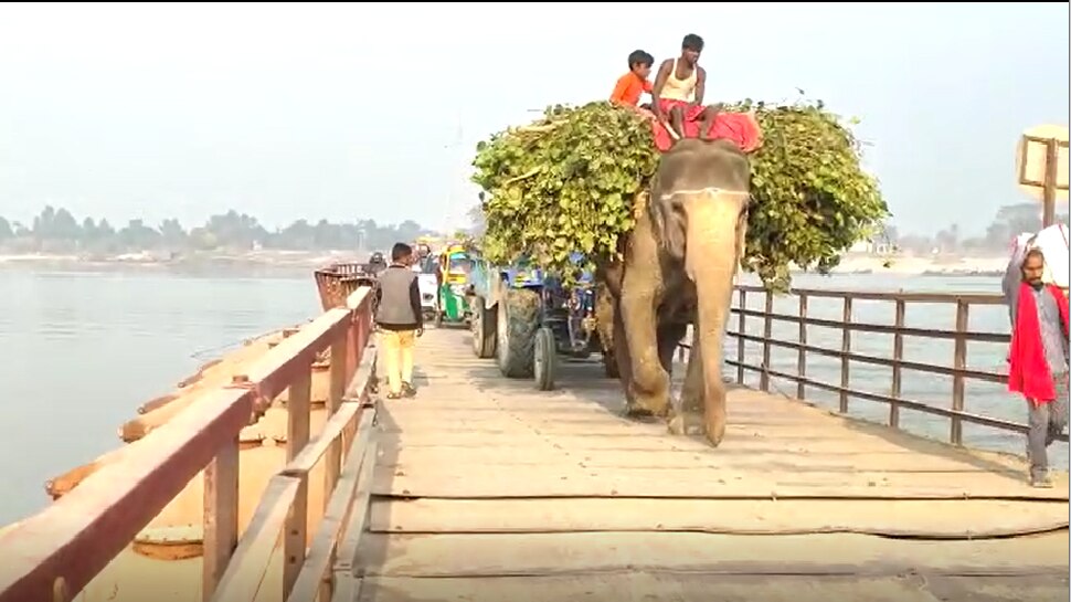 It is easy to go from Kachhi Dargah to Raghopur two lane Pipa bridge ...