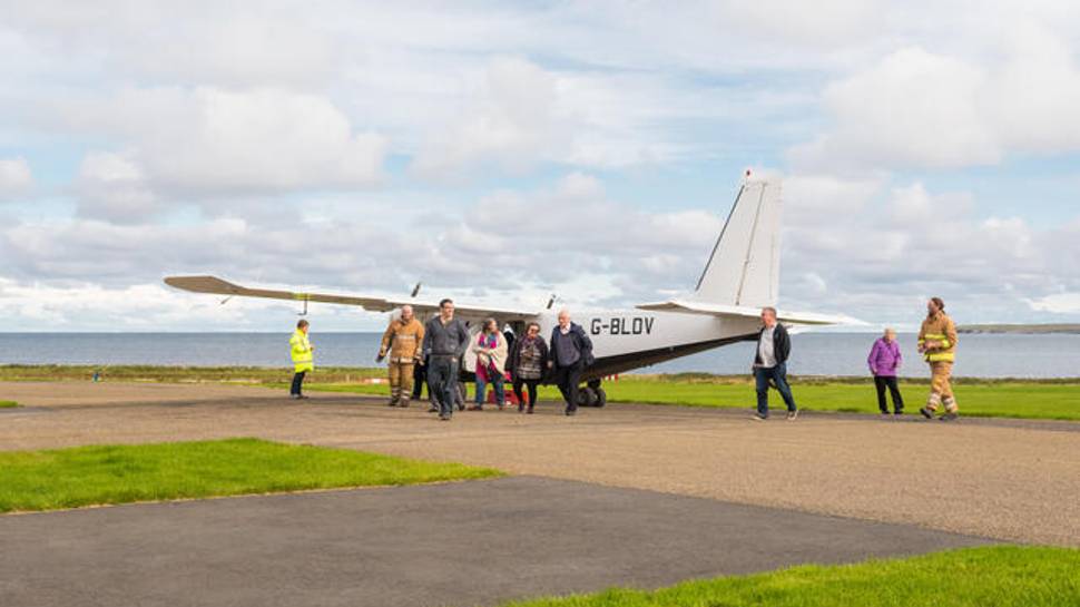 Worlds Shortest Commercial Flight is Just 47 Seconds photo gallery ...