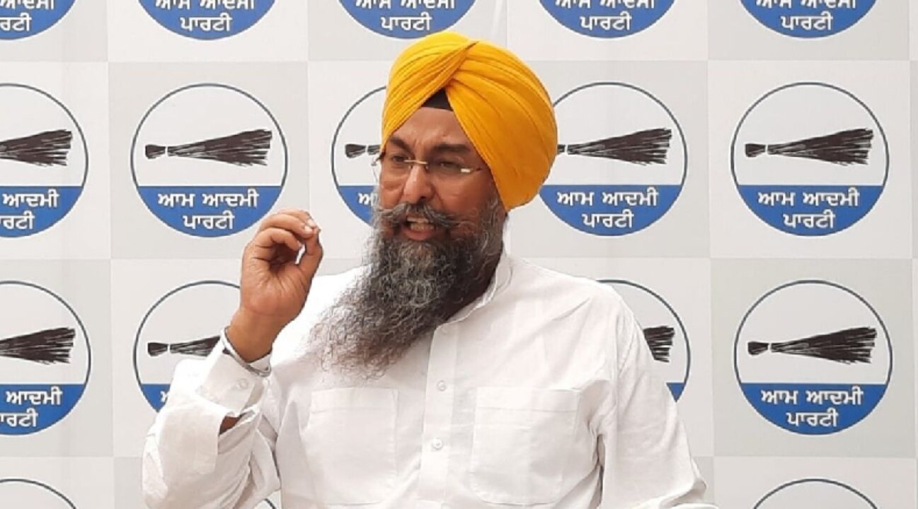 A heated argument ensued between Kultar singh sandhwan and SSP Rajpal ...