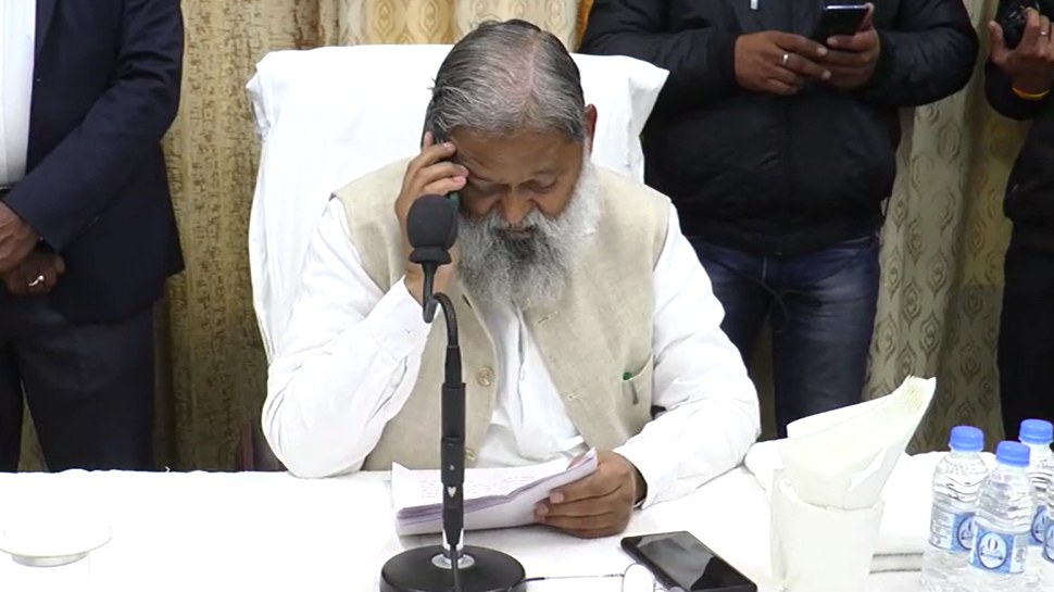 PM Narendra Modi make tea for Livelihood Haryana Home Minister Anil Vij ...