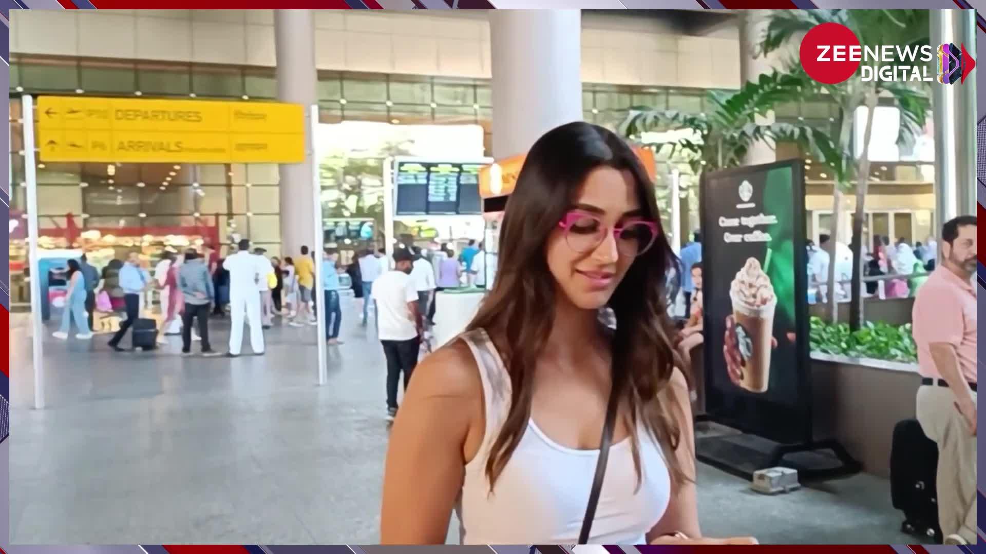 nikita dutta shown boldness on airport kabir singh fame raises hotness level on internet to ...