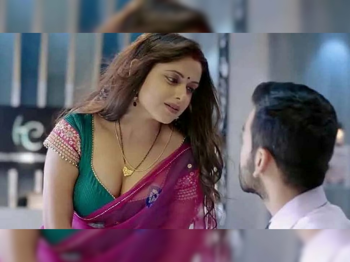 Sneha paul gave bold intimate scenes in charmsukh chawl and house of laal lihaf web series | Web ...