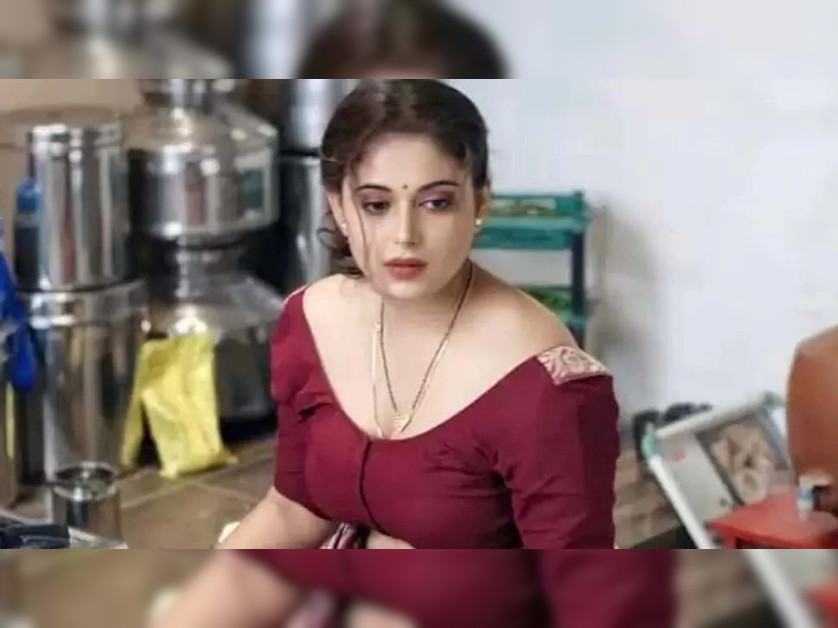 Sneha paul gave bold intimate scenes in charmsukh chawl and house of ...