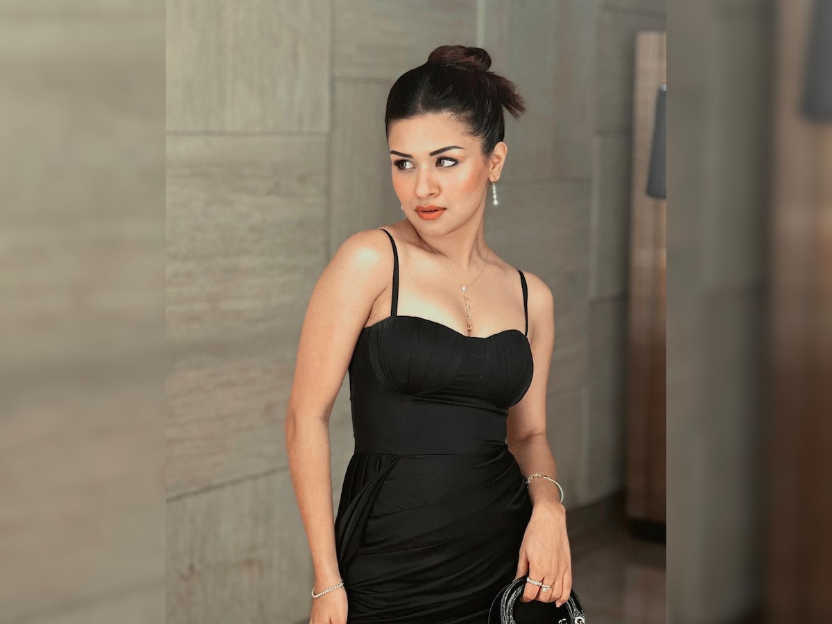 Avneet Kaur shares bold photos on instagram Avneet Kaur latest photos smzs