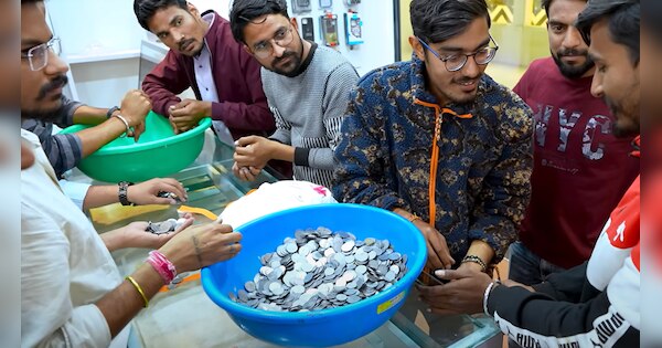iPhone 14 man arrived with one lakh 50 thousand coins to buy apple ...