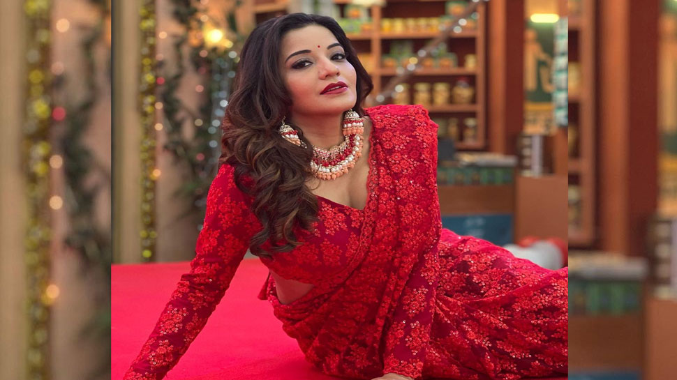 entertainment news bhojpuri actress monalisa hot photos in red saree Christmas celebration ...