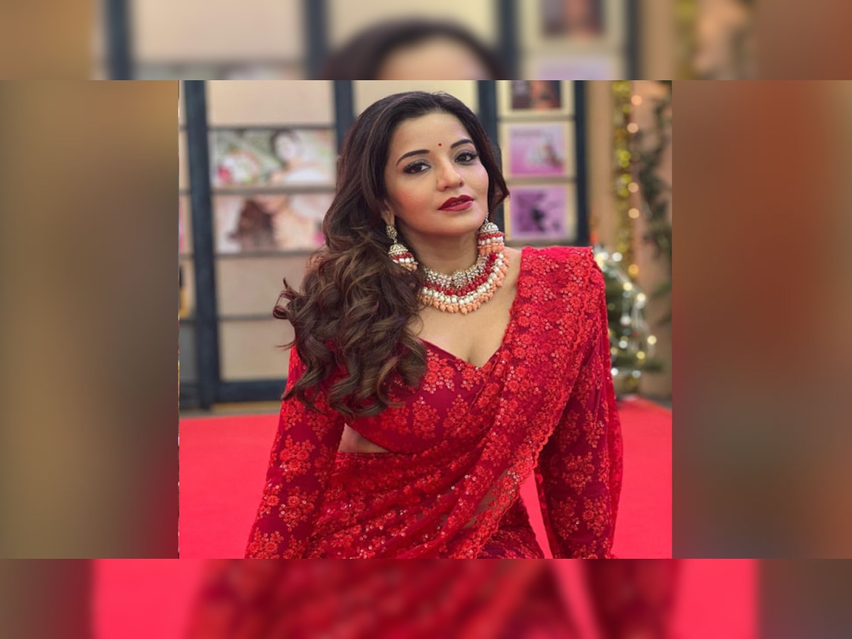 entertainment news bhojpuri actress monalisa hot photos in red saree Christmas celebration ...