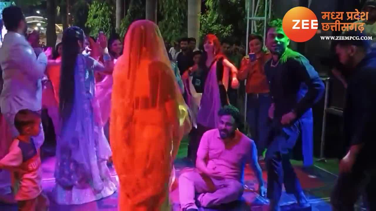 Sexy Bhabhi Devar Night Video Viral Romantic Moves Naiyo Naiyo Song See Bhabhi Devar Sticks