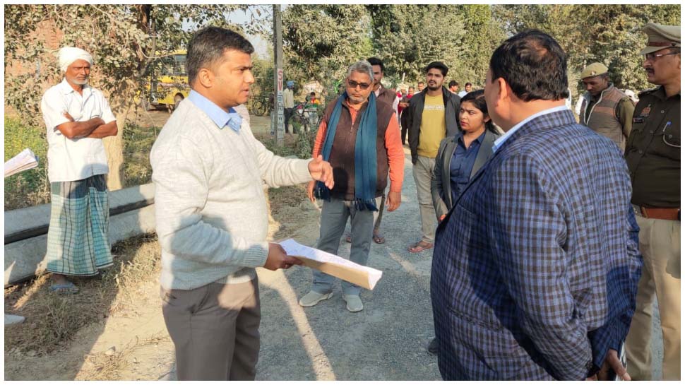 Who is IAS Manish Kumar Verma suspended Lekhpal on the spot You will be ...