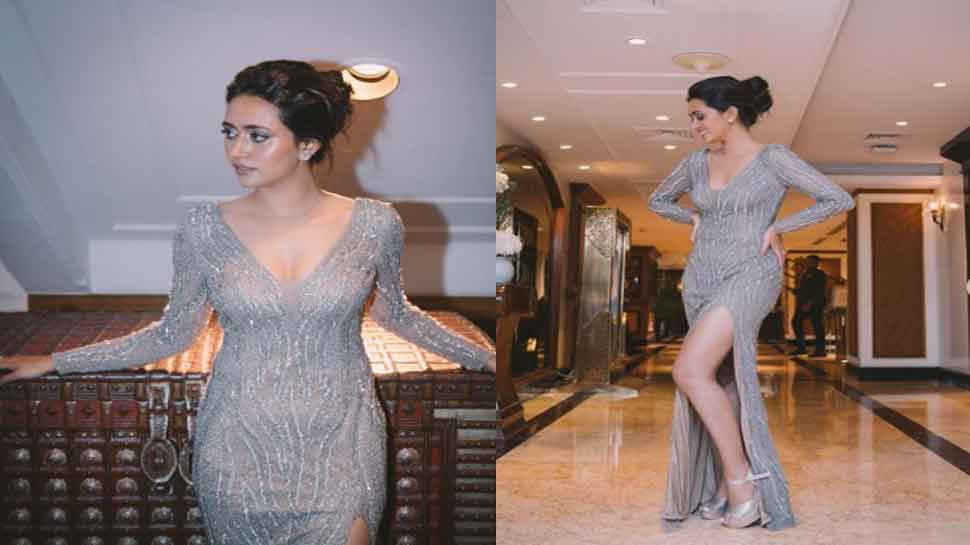 Panchayat web series fame rinku aka sanvikaa bold photoshoot in thai slit gown |Panchayat की ...