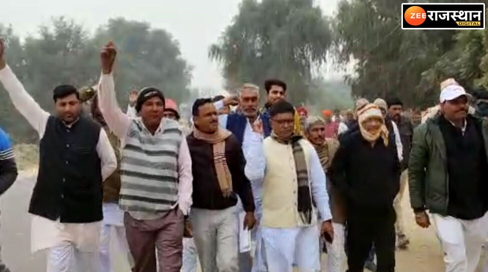 bikaner news Khajuwala Demonstration on the matter of second grade ...