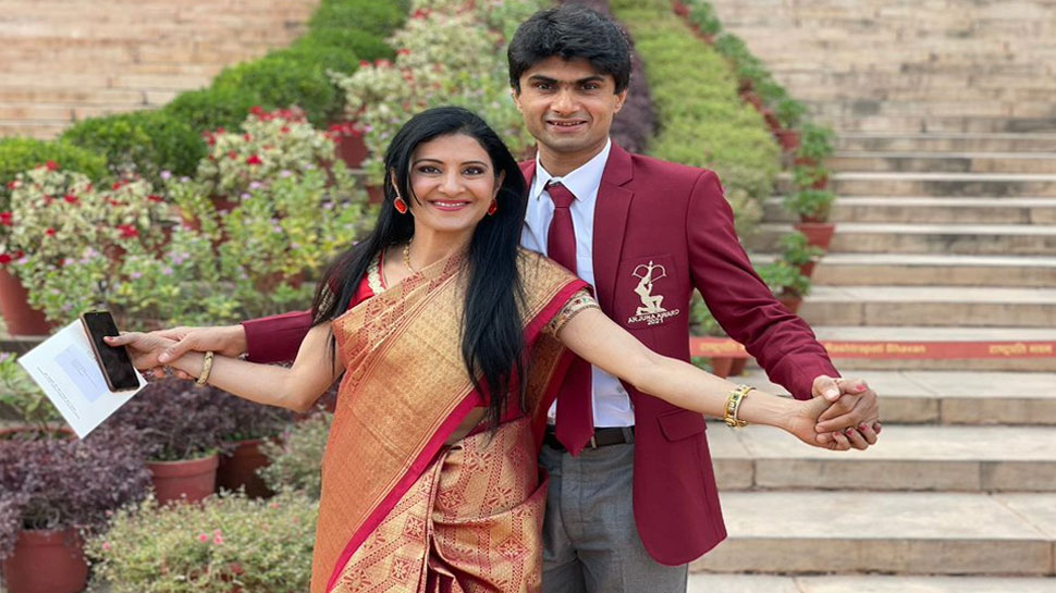 upsc civil service IAS Suhas LY Wife ghaziabad ADM ritu suhas ramp walk beautiful photos viral ...