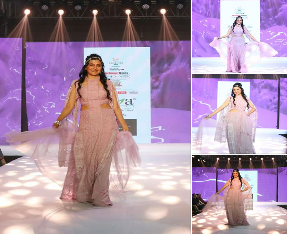 upsc civil service IAS Suhas LY Wife ghaziabad ADM ritu suhas ramp walk ...