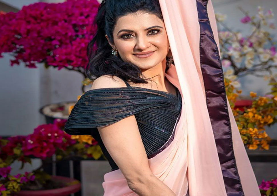 upsc civil service IAS Suhas LY Wife ghaziabad ADM ritu suhas ramp walk ...