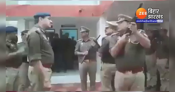 SI could not put bullet in the gun in front of DIG Sant Kabir Nagar ...
