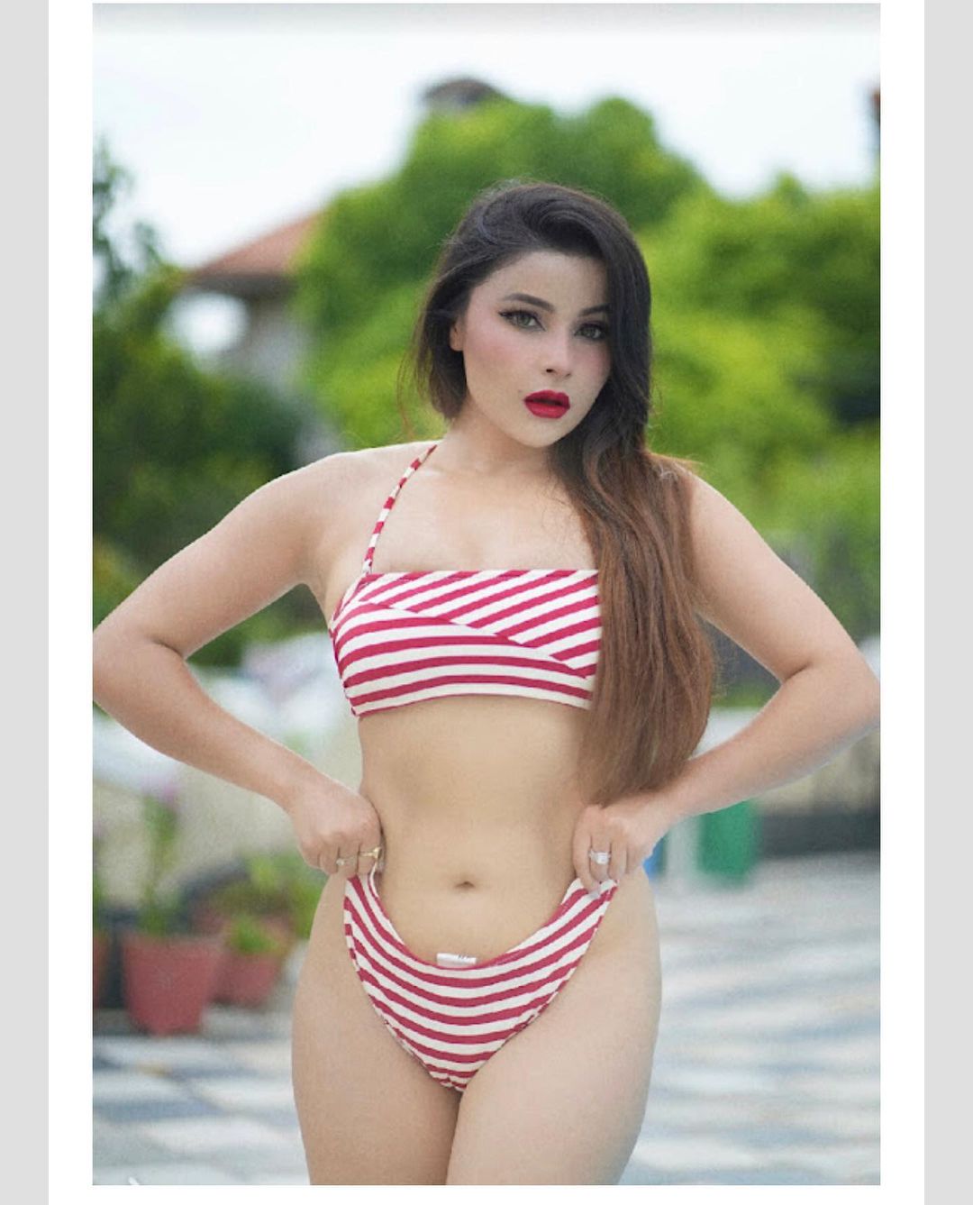 Sushma Adhikari shares photos in deep neck blouse photos goes viral smzs