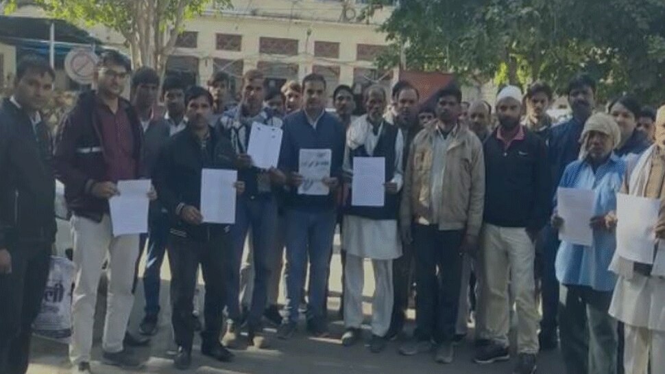 Alwar News Scheduled caste people submitted memorandum against ...