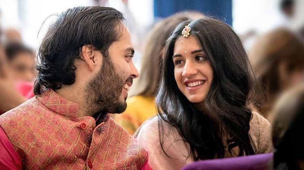 Mukesh Ambani Son Anant Ambani engagement roka with radhika merchant at ...