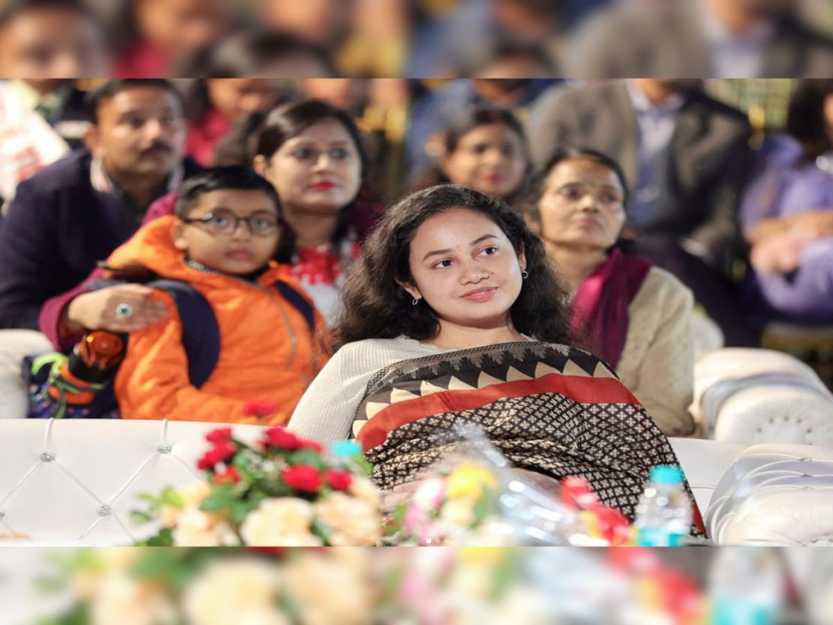 IAS Tina Dabi sister Ria Dabi wish new year 2023 posted photo | IAS ...