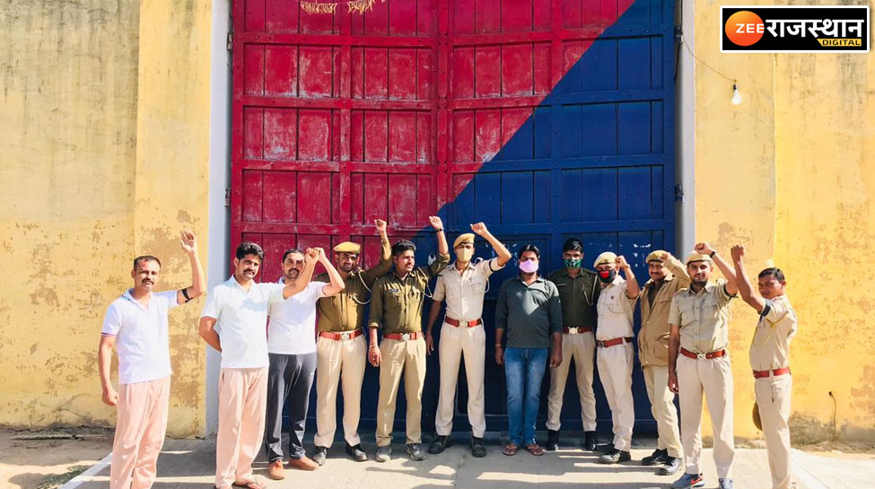jaipur news Employees federation came in support of jail guards demand ...