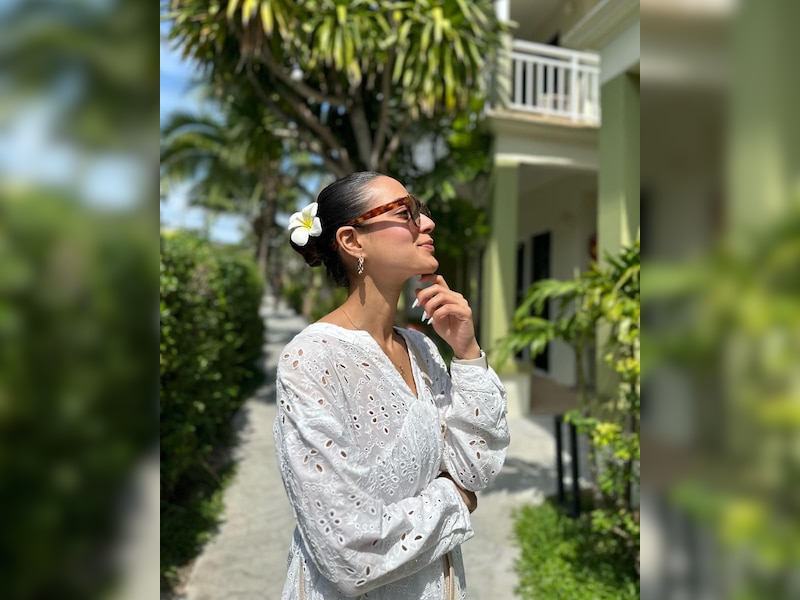 pakistani actress Iqra Aziz shares Photos on instagram from bathroom ...