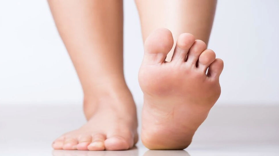 samudrik shastra Pair ke talve me shubh nishan these marks on soles ...