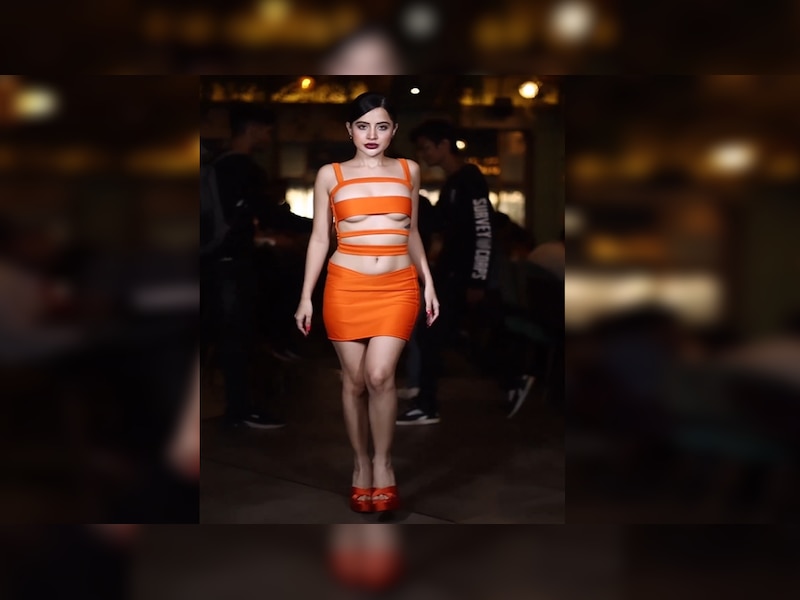urfi javed wear orange revealing dress urfi javed hot photo besharam ...