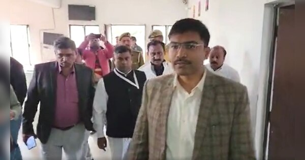 Big Action Sambhal health DM action against doctors who reached late ...