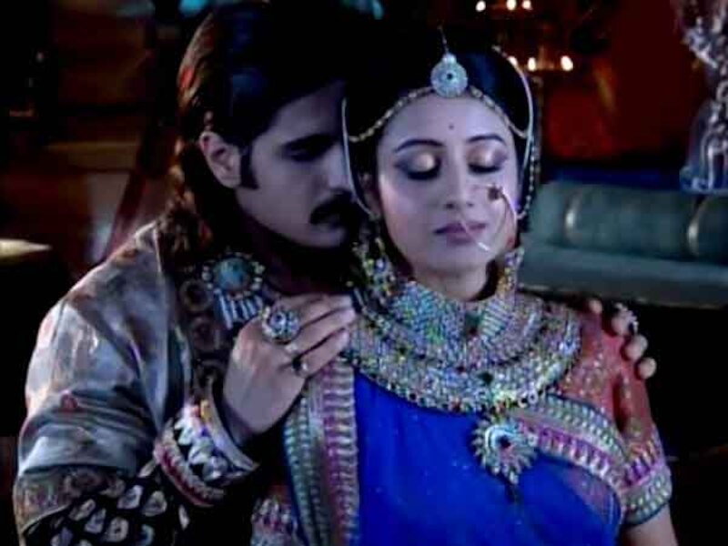 Famous on screen tv couples who are not in good terms in real life ...