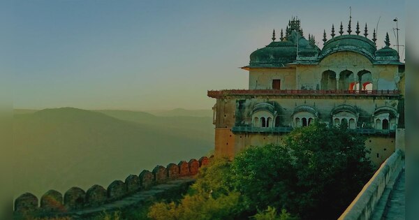 Rajasthan bala fort alwar ka kila bachelor fort See beautiful pictures ...