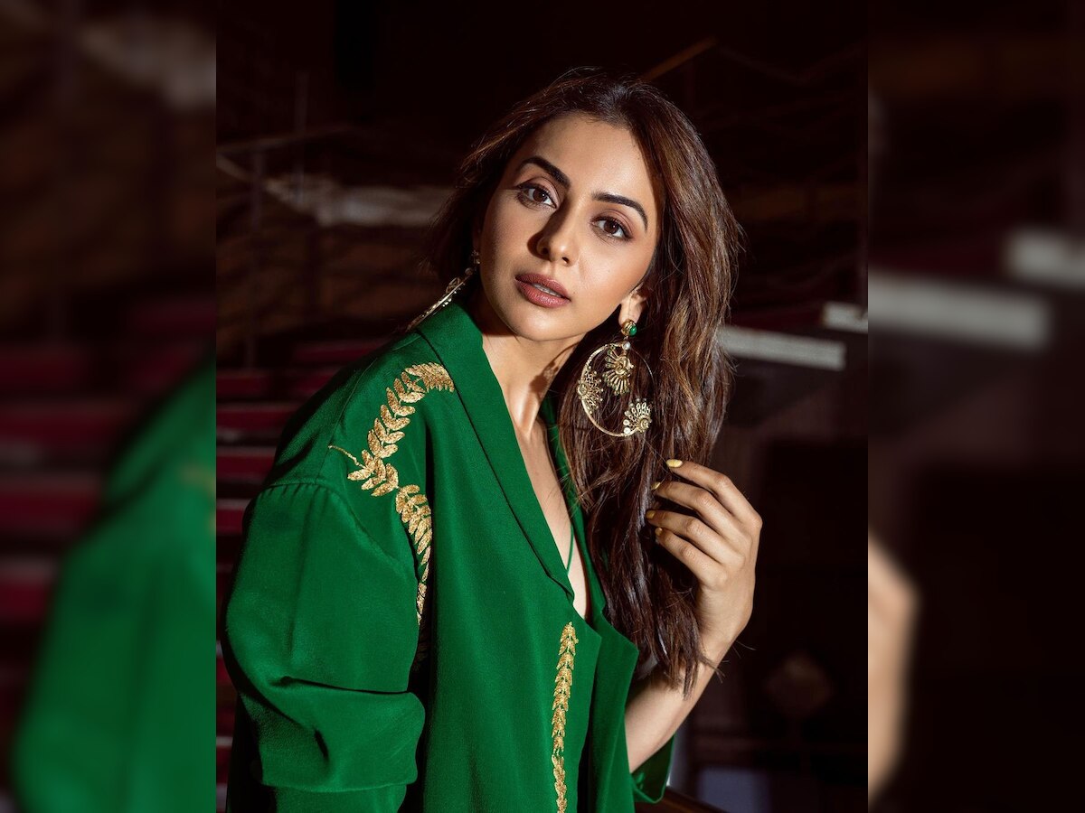 bollywood actress flaunts cleavage in bra Rakul Preet Singh boldest ...
