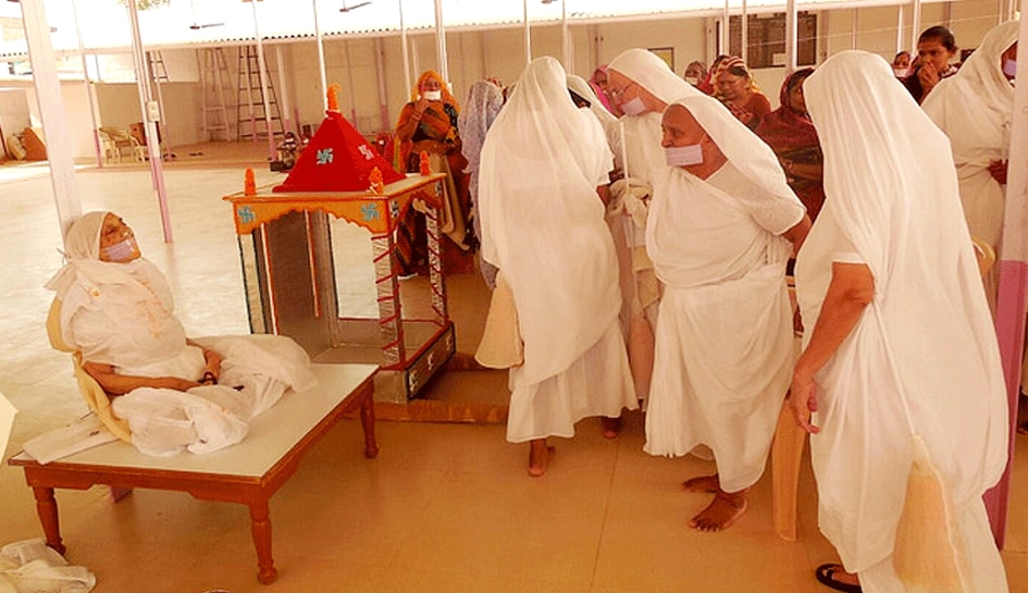 Jain sages funeral procession manners people bid on dead body impaled ...