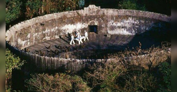 Parsi Funeral Rituals: बेहद अजीब है इस धर्म में अंतिम संस्‍कार का तरीका ...