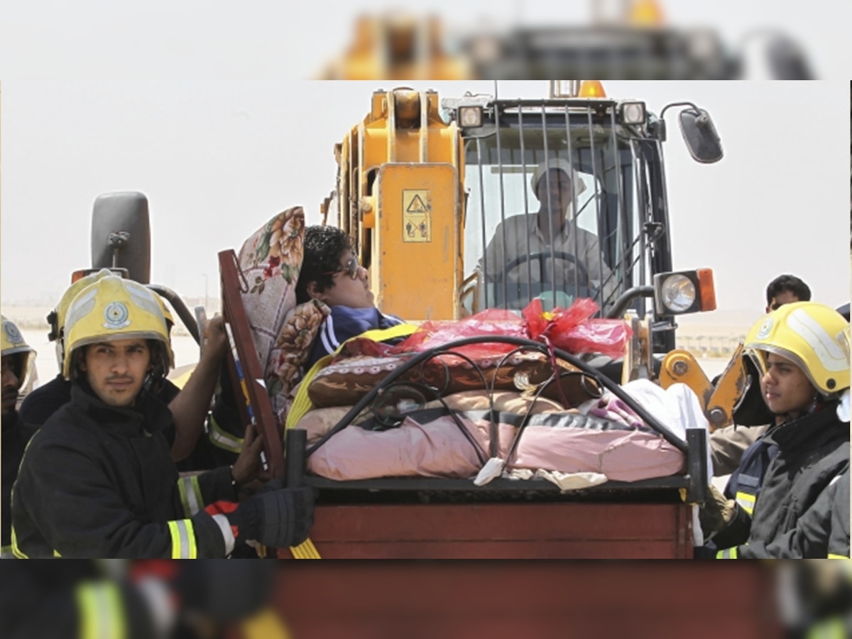 Khalid bin Mohsen Shaari saudi arabian heaviest man tow with crane from ...