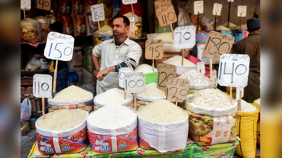 pakistan inflation food price high in pakistan police lathi charge to ...