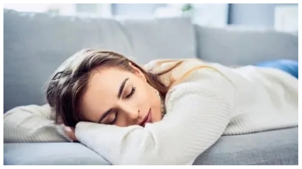 Health Tips Disadvantages Of Sleeping Wearing A Sweater Health Tips आप भी पहनकर सोते हैं
