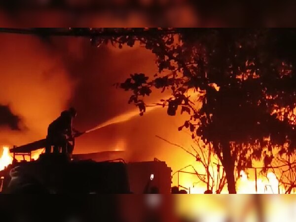 Ratlam Sumaliya Plastic Factory fire in factory could not control fire ...