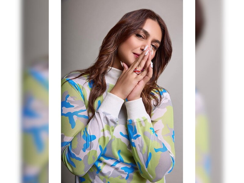 Huma Qureshi photos Huma Qureshi shares photos in printed one peice ...