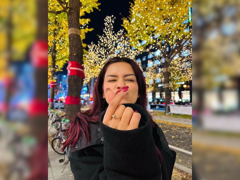 Avneet Kaur shares photos in black dress with pout smzs
