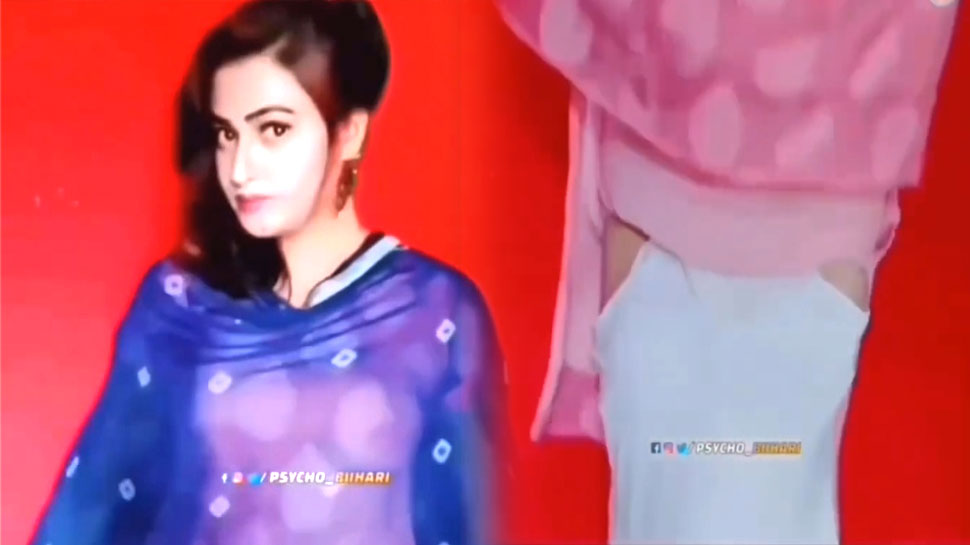 Trending Today Girl Took Off Her Clothes In Front Of Camera See Shocking Video Video कैमरे के