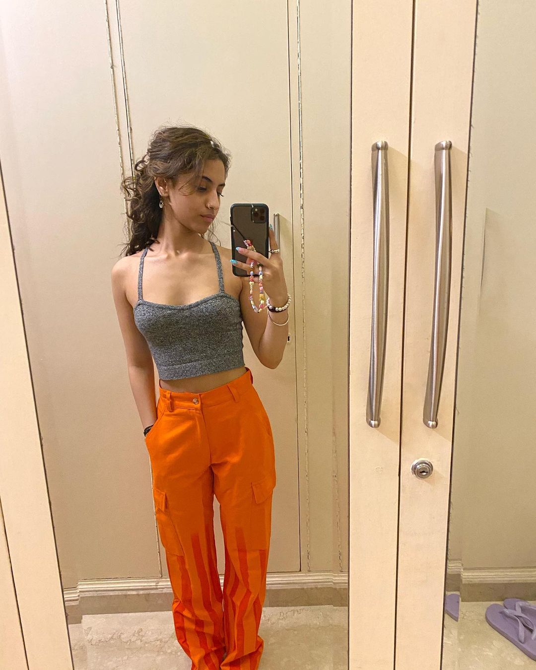 shahrukh khan daughter suhana khan best friend alia chibba shares nice ...