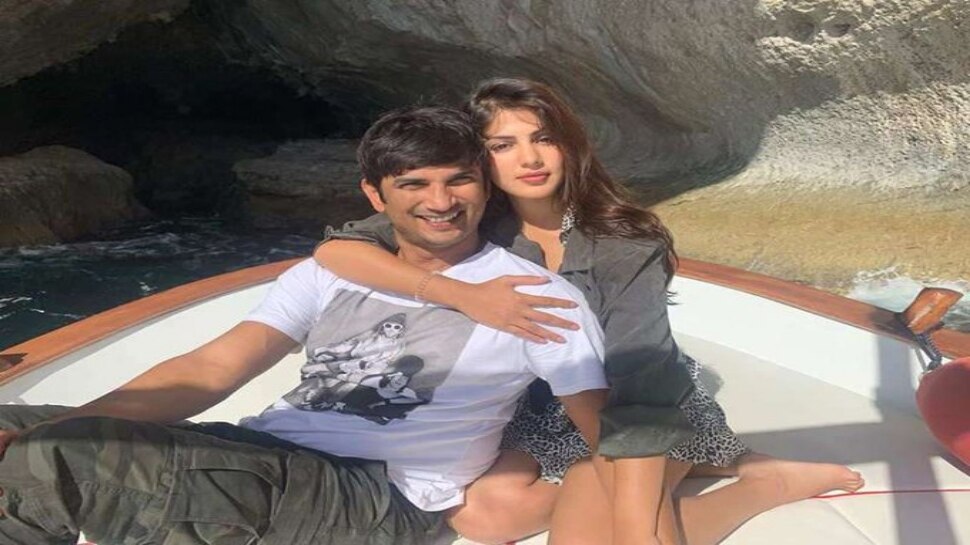 Rhea Chakraborty shares Sushant singh rajput unseen photos on sushant birthday rhea photos viral ...