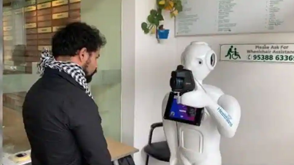 Promobot is Offering Heavy Money for Face Registration | रोबोट को शक्ल ...