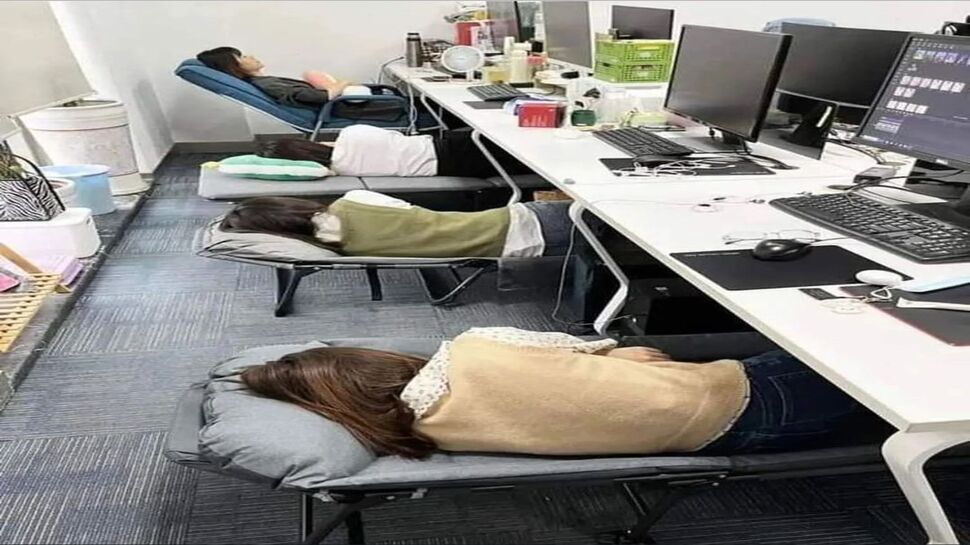 Power Nap: ଡ୍ୟୁଟି ବେଳେ ଶୋଇଲେ ଯିବ ନାହିଁ ଚାକିରି, କେଉଁ ଦେଶରେ ମିଳୁଛି ଏଭଳି ...