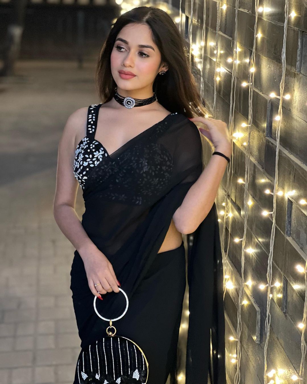 Jannat Zubair Shares photos in black saree Photos goes viral smzs