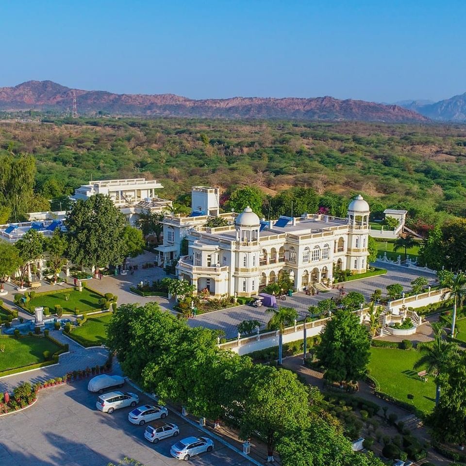 Amitabh bachchan sooryavansham fil shooting location, see pics of ...