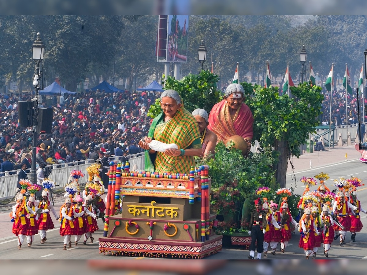 why Republic Day celebrated see the float of the indian states smzs