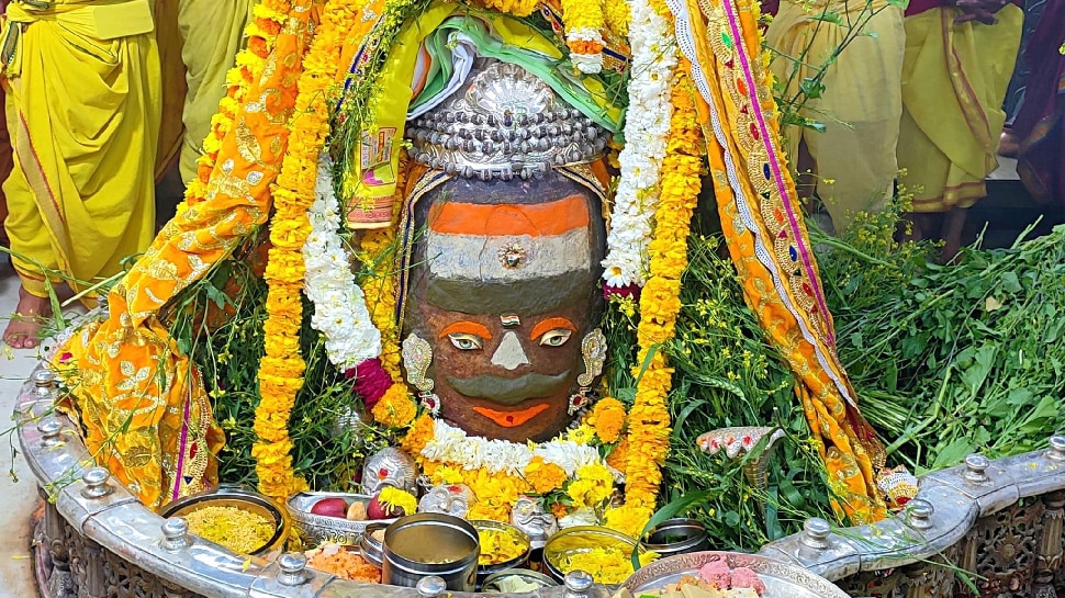 tricolor decoration of Mahakal on 26th January mahakal Shivling | 26 ...